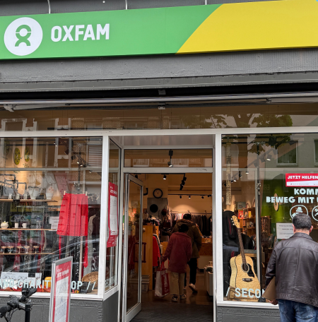 Secondhand und mehr im ersten Oxfam Shop Deutschlands kaufen & spenden – Oxfam Shop Mixshop